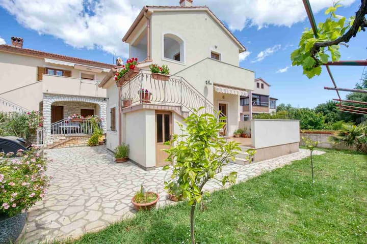 Apartment Romano With Terrace In A Quiet Location - Rovinj