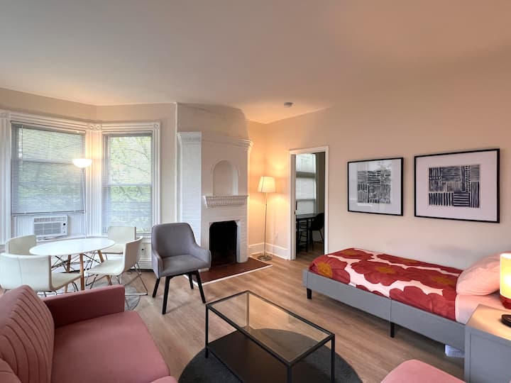 B2-2 Gorgeous-shiny 4 Br-2 Full Bath - New Haven, CT