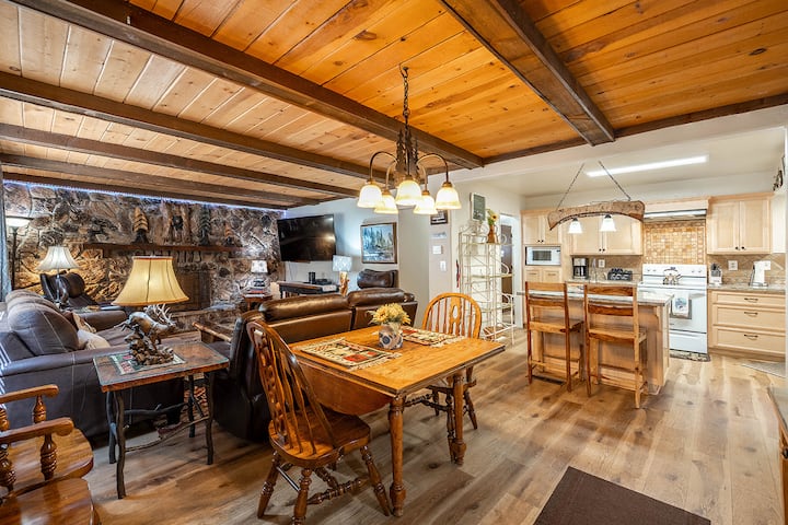 Big Rock Fun -Beach Goers-close To The Village - Lake Tahoe