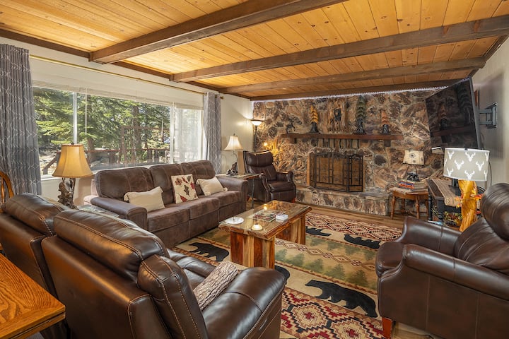Big Rock Fun -Beach Goers-close To The Village - Zephyr Cove, NV