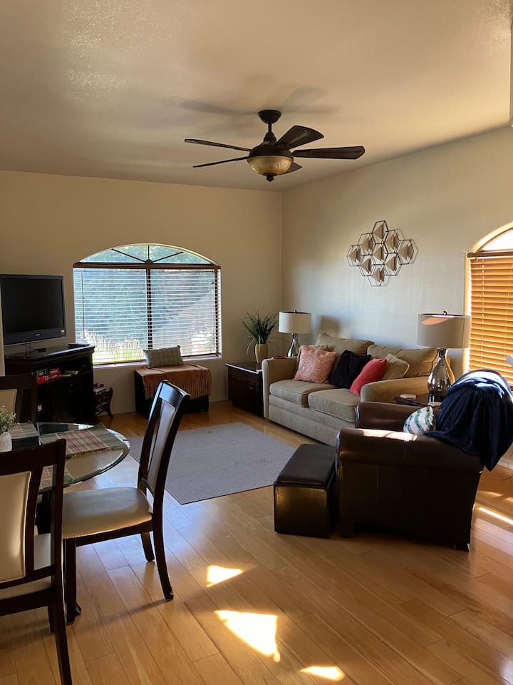 Resort Style Condo - Desert Breeze Villas - Phoenix