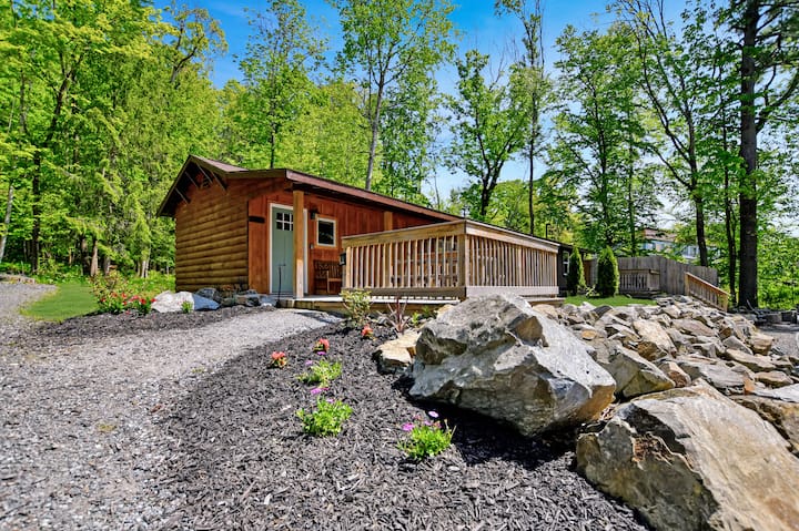 Pet Friendly - Close To Town - W/ Deck & Fire Pit - Lake George, NY