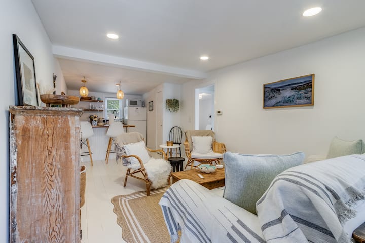 Sea Salt Cottage - 1 Mile To Beach - Dewey Beach, DE