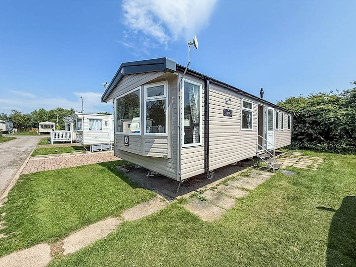 Modern Caravan At Skipsea Sands Park Ref 41029wf - Hornsea