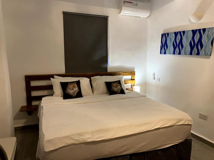 Roomzzz Hotel & Residence Sl @ Belvoir - Freetown