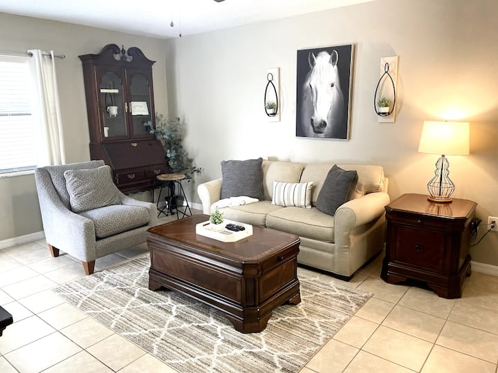 Spotless Escape In The City's Core 837 - Clermont, FL