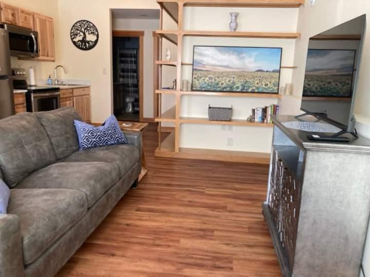 Nuutah Hwnax (Palmer House) - Suite 2 - Palmer, AK