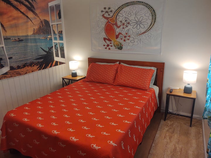 "Puna Gecko" With Queen Bed & Private Bath - Hawaii