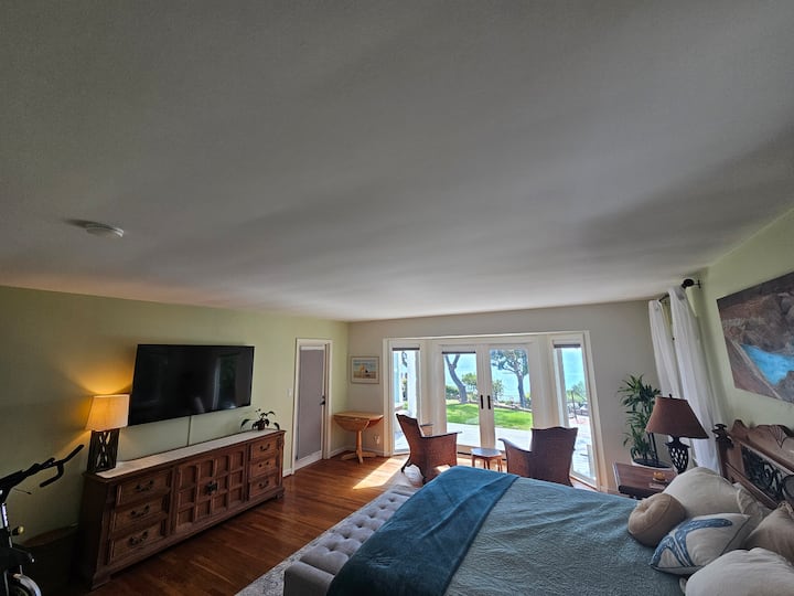 Private Master Suite - Oceanfront - San Clemente, CA