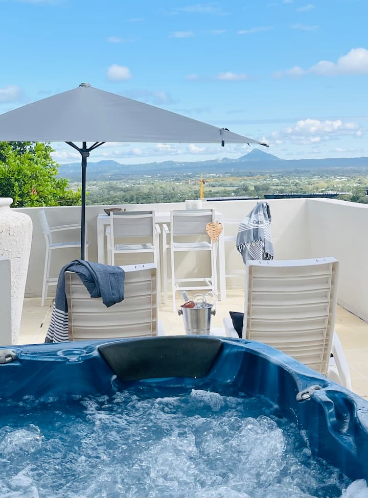 'Zsa Zsa Zsu' Penthouse Suite - Noosaville