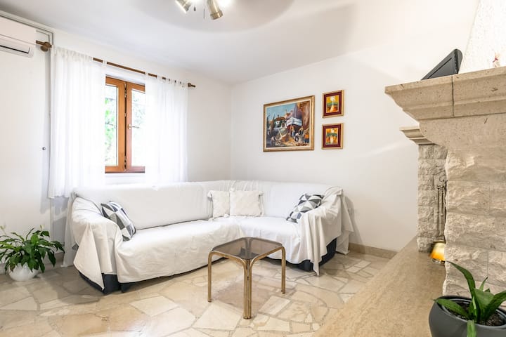 Apartment With Pool Nives
Island Korčula - Croatie
