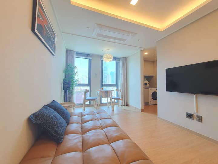Beachfront Elbon The Stay/ 오션테라스/3면통창
(퀸침대2개) - Busan