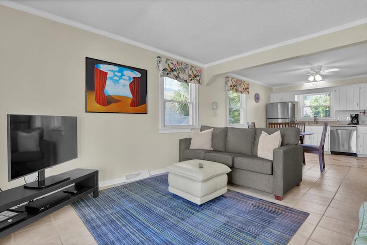 Ivan's Bohemian Chateau- Across From Ocean! - Wrightsville Beach, NC