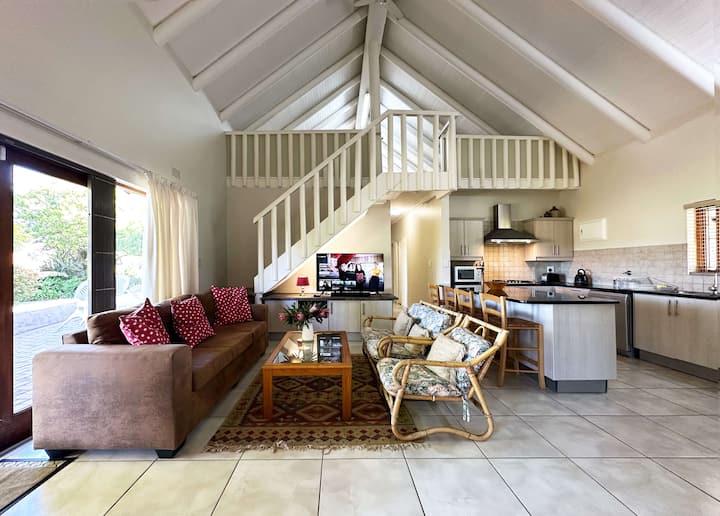 Chalet 33. Beach, Pool, Large Grounds, Tranquil - Plettenberg Bay