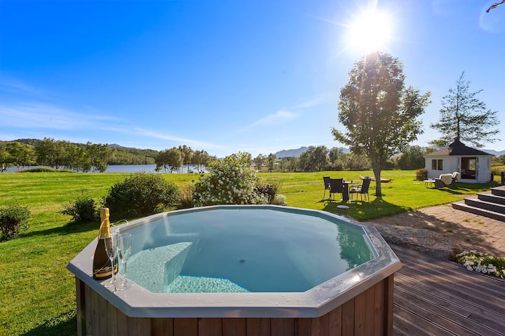 Private Lakeside House With Hot Tub And Kayaks. - Norway