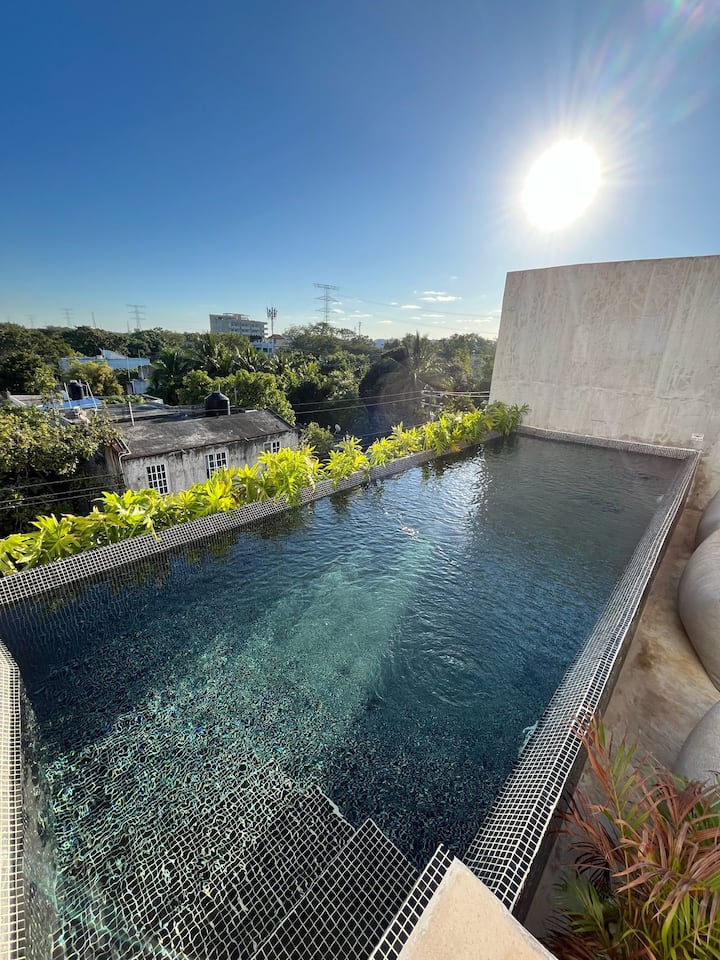 Vibrant Group Stay Rooftop Kitchen/ Pool / Wifi - Playa del Carmen
