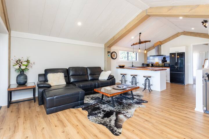 Modern American Style Barn Near Woodhill Forest - Helensville