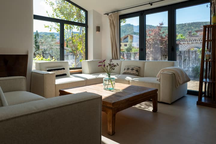 Charming Mountain Views Villa - Sotillo de la Adrada