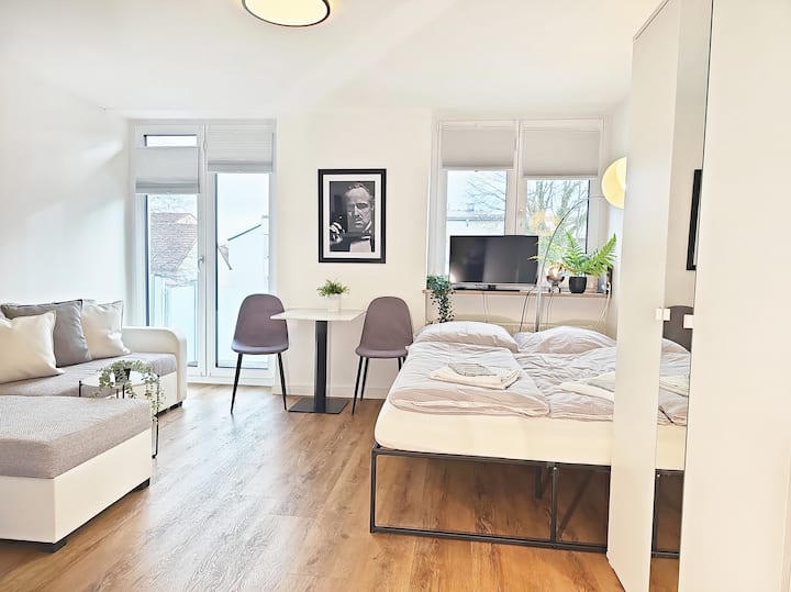 Modern Studio With Balcony Newly Renovated - Gilching