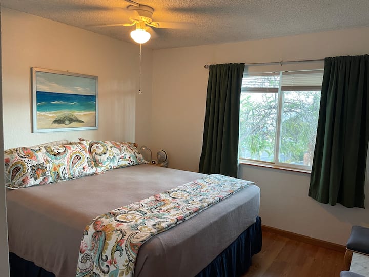 Oceanview Clean Condo Close To Everything - Kailua-Kona, HI
