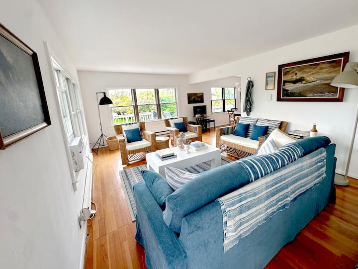 Charming Surf Cottage Steps To Ditch Plains Beach - Montauk, NY