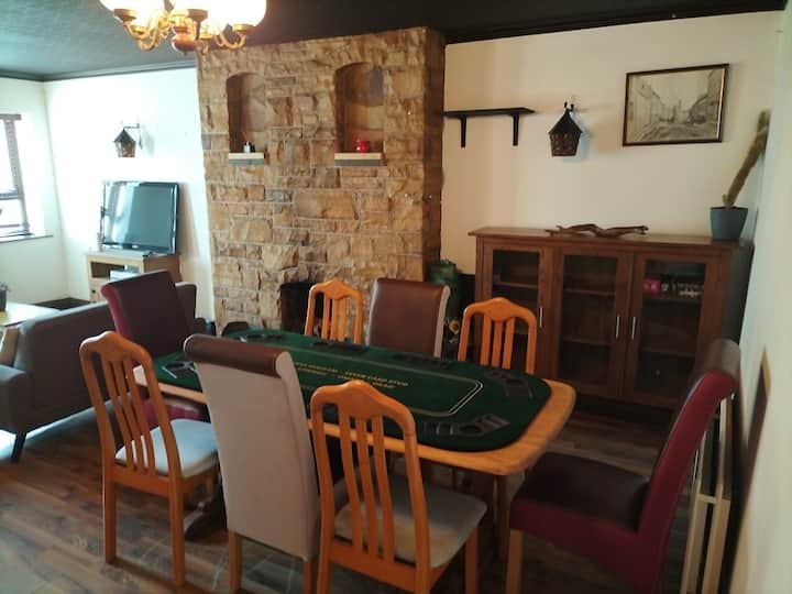 Family Room Available In Large House Sleeps 5 - Bundoran