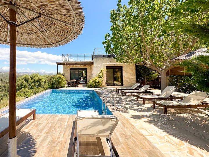 Sea View Villa Taf: Heated Pool, Roof Terrace - Pitsidia