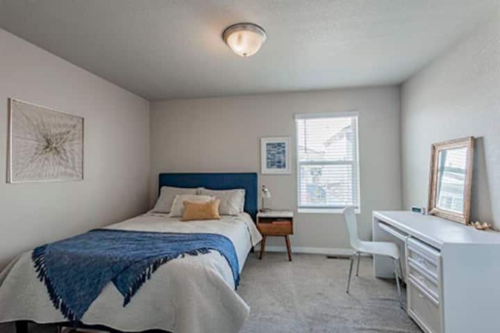 Quiet, Bright Sw Longmont Room - Lyons, CO
