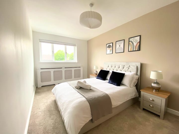 Contractors | Relocators | Free Parking Long Stays - Milton Keynes