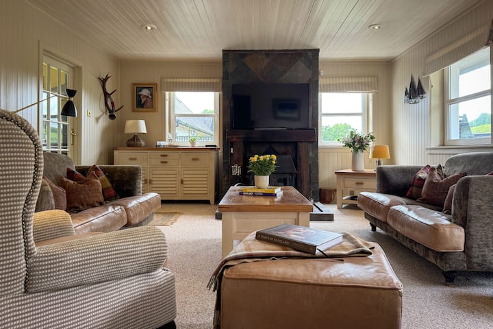 Stunning Country House With Hot Tub And Sauna. - Inveraray