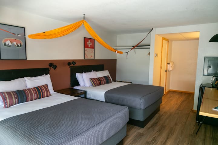 Loge Wolf Creek, Standard Double Queen Room - South Fork, CO
