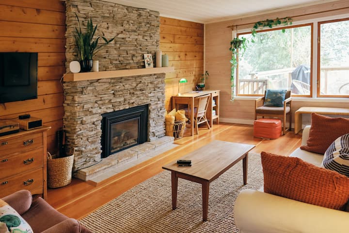 Gibsons Landing Pad - 1 Bdrm Suite Lower Gibsons - Bowen Island