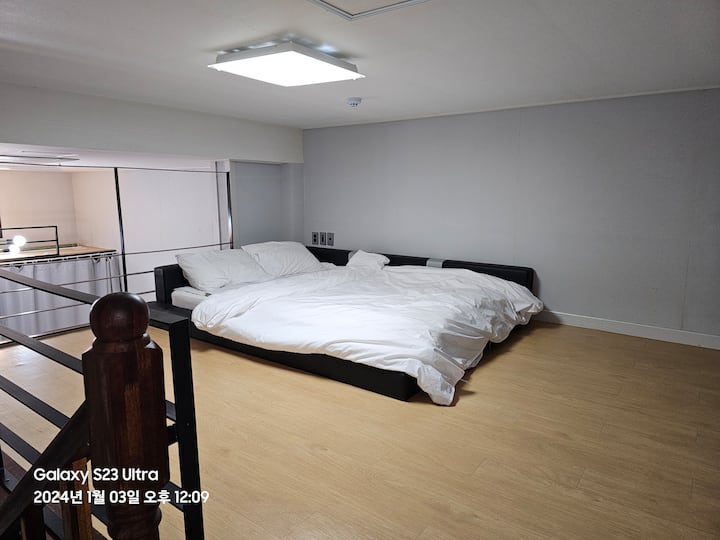 휘게하우스302호(복층침실) - Sokcho-si