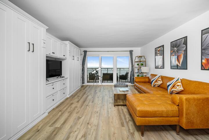 Oceanfront Jewel - Remodeled To Perfection - Rehoboth Beach, DE