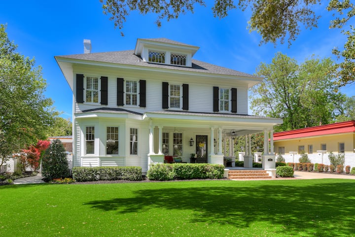 Luxurious Home Away From Home - Augusta, GA