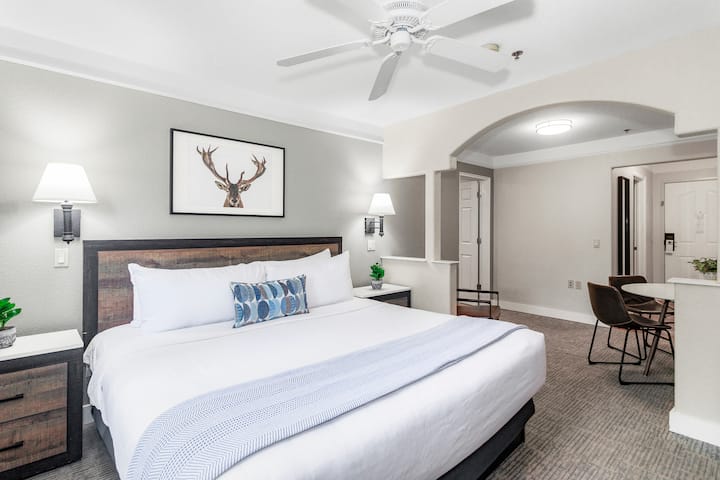 Inn At Mount Shasta, Premier Suite - Mount Shasta, CA