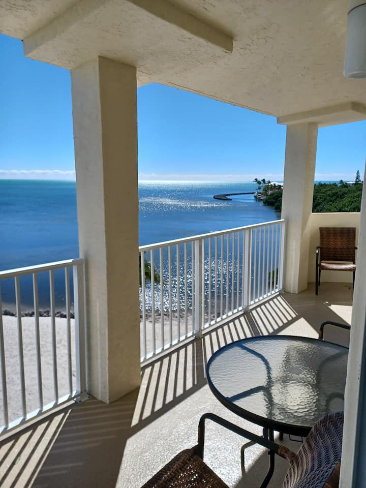 Islamorada Oceanfront 2 Bdrm, 2 Bath, View, Pool - Islamorada, FL