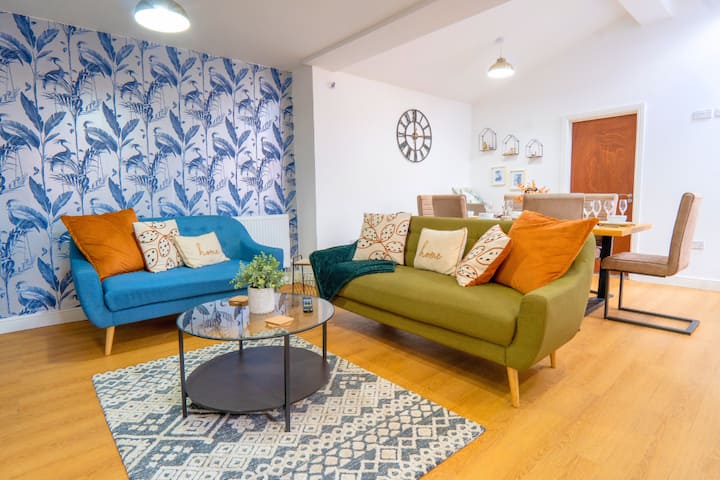 Spacious 7br House + Sleeps 14 Near Nec, Jlr, Bhx - Birmingham