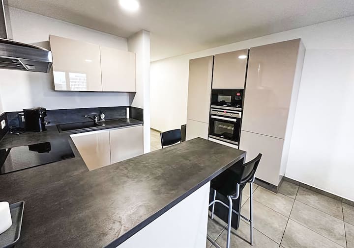 Wakeup - Wohnung Mit Loggia 4 Pax, Wifi, Parkplatz - Esch-sur-Alzette