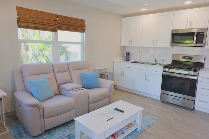 Beachside Bungalow - Walk To Beach, Food, Fish - New Smyrna Beach, FL
