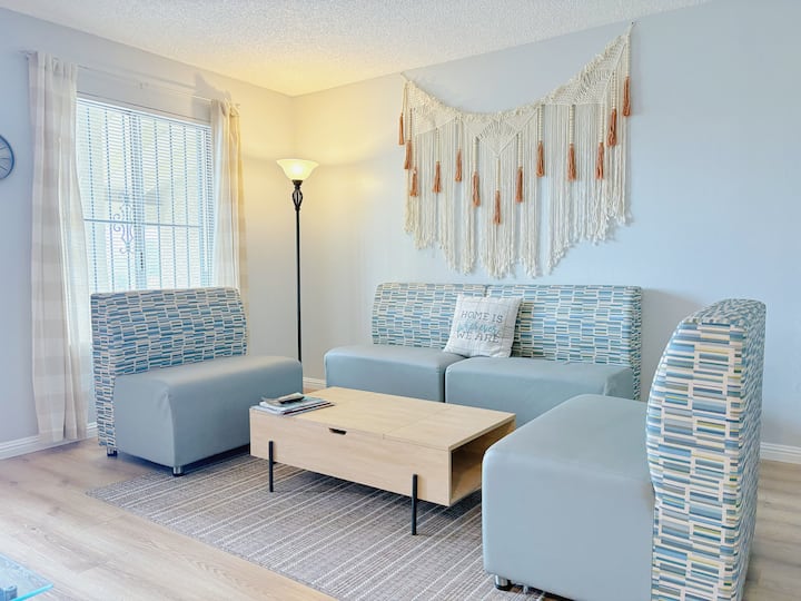 Near Strip/airport/chinatown Cozy Condo - Las Vegas, NV