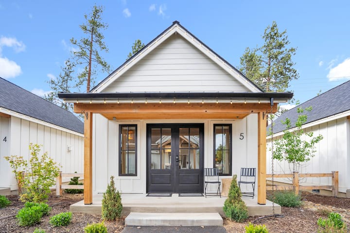 The Scout: Cottage 5 - Sisters, OR