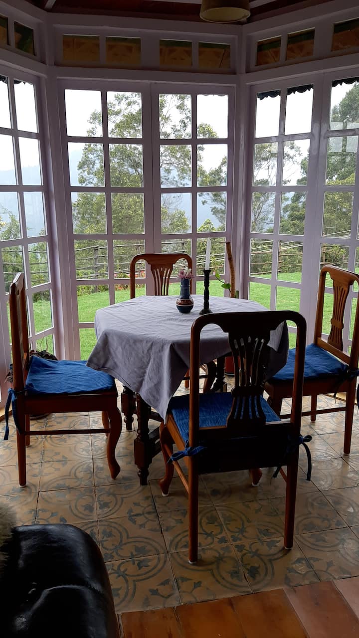 Honeysuckle Suite Stumpfields W/breakfast - Coonoor