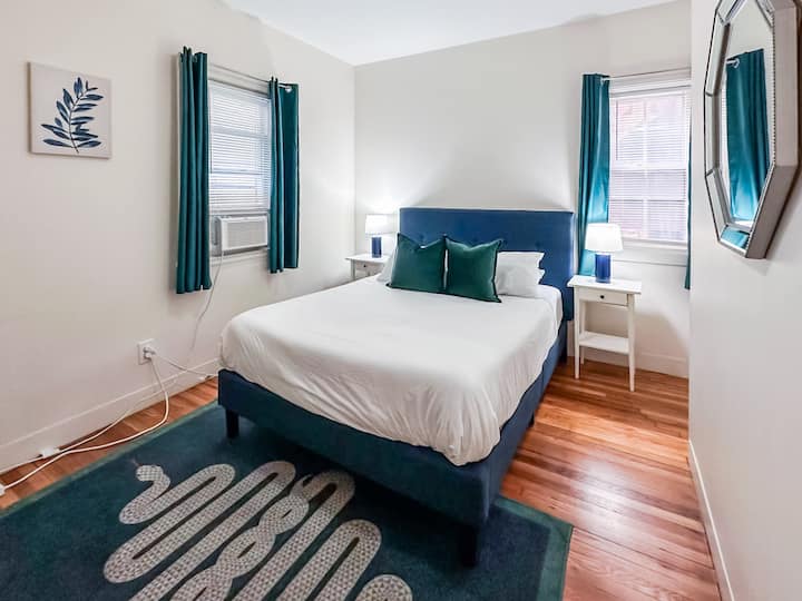 (S-p2) Stylish 2brm In Porter Sq! - Cambridge, MA