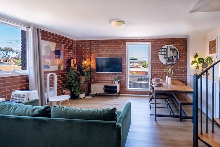 The Heritage Loft | City Views + Free Parking - Melbourne