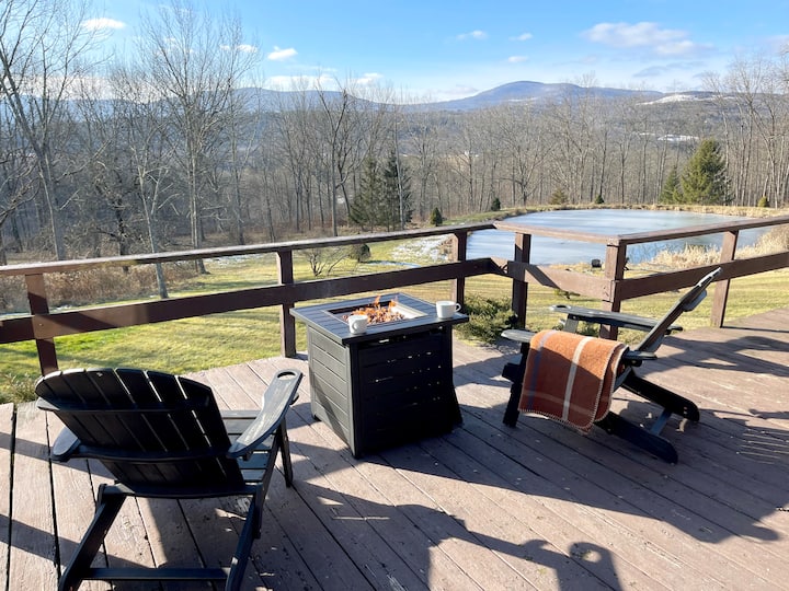 Mountain Views, Private Sauna + Fire Pit, Near Ski - Zoom Flume Water Park, East Durham