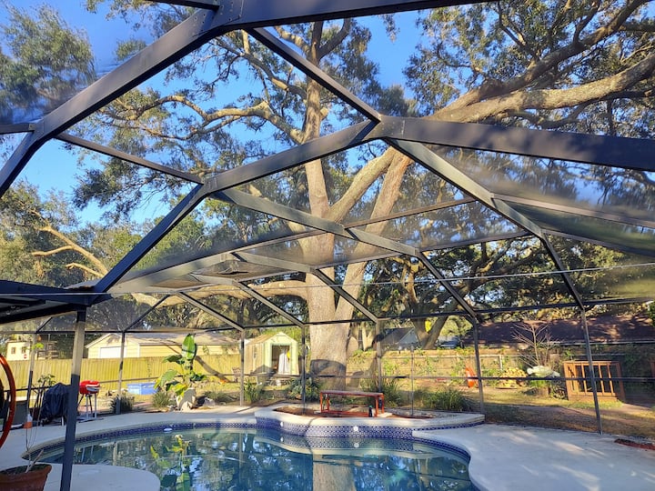 Little Art Under The Oaks - Brandon, MB