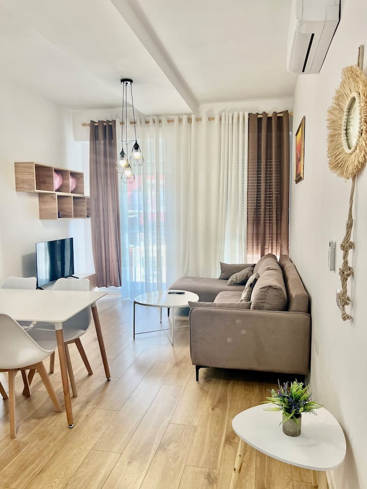 Urban Oasis Apartment - Tirana