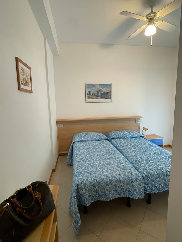 13b · Studio, 2 Letti , Cucina , Vicinissimo Mare - Lido di Jesolo