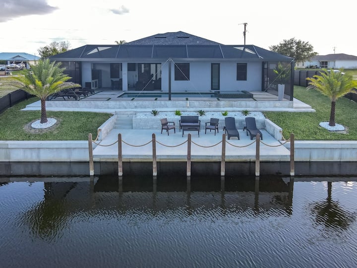 Luxury Family Escape Game Room, Pool, Spa & More - Cape Coral, FL